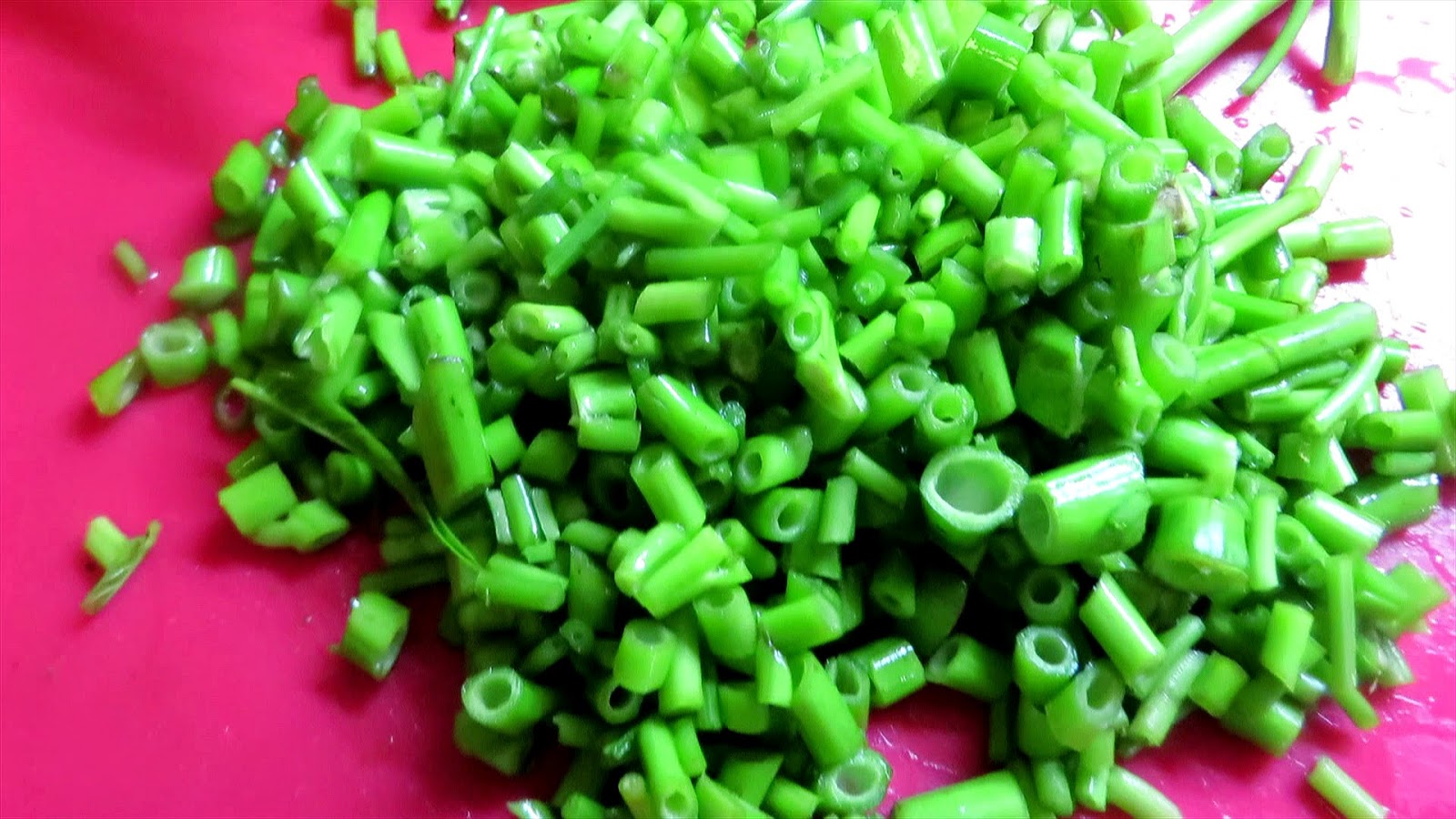 LUWEEH KITCHEN : GISING GISING Recipe ( kangkong version)