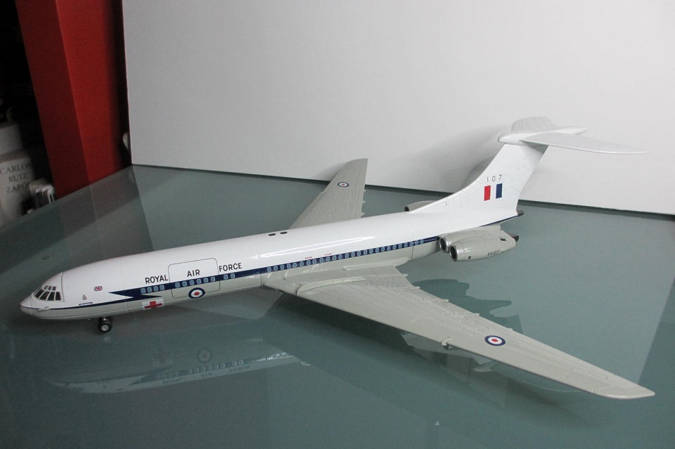1/144 airbattle: 1/144 Vickers VC-10 - by Corgi