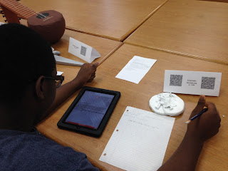 Guiding on the Side: QR Code Museum Pieces