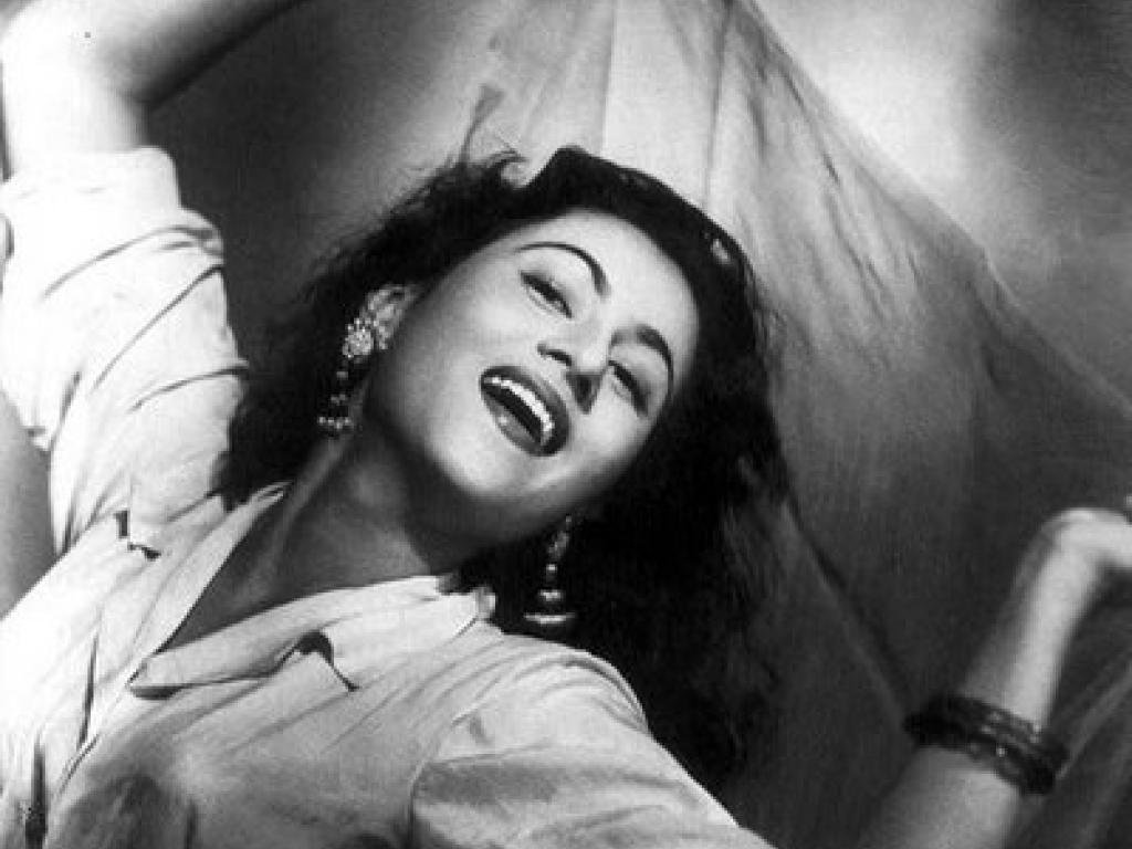 Indian Hot Actress Masala: Madhubala Hot Sexy indian Actress Biography ...