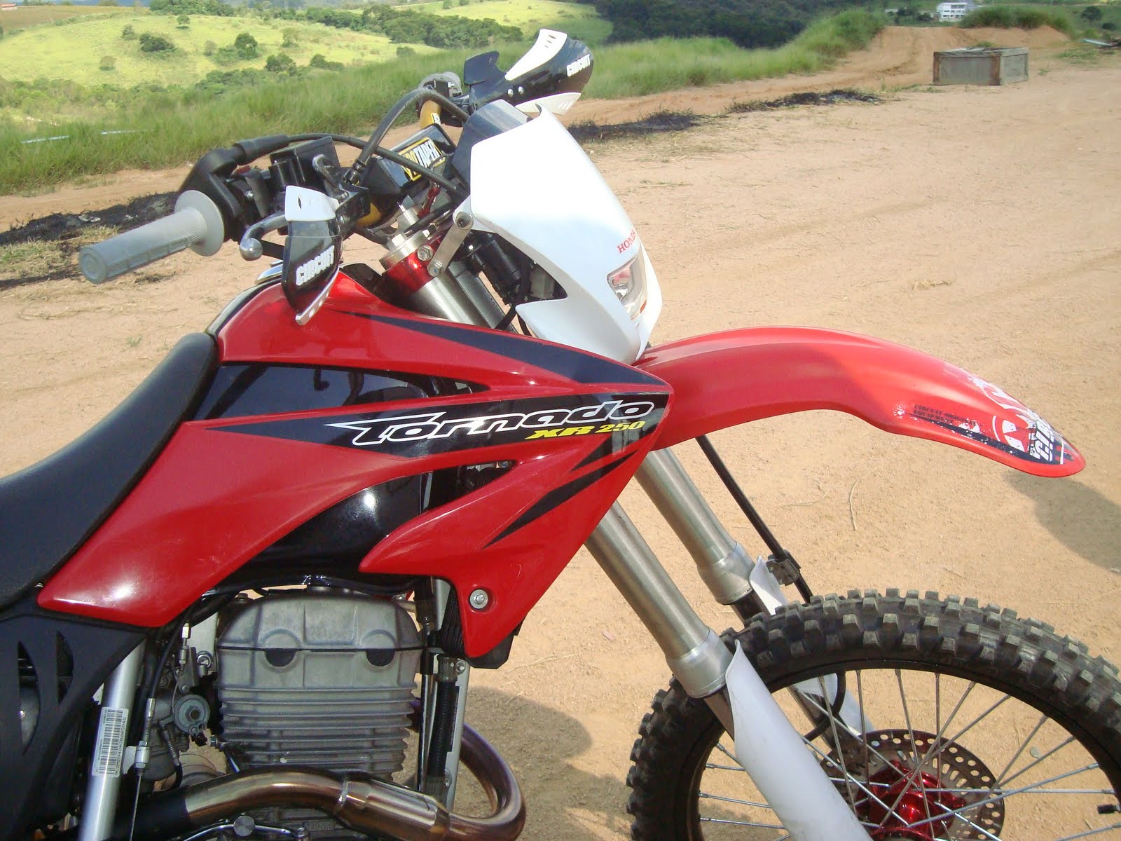 Trilha7: XRF-250R - UMA TORNADO QUE VOCÊ NUNCA VIU