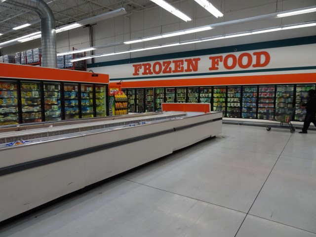 Walkabout With Wheels Blog: Exploring WinCo Foods in Lancaster, California