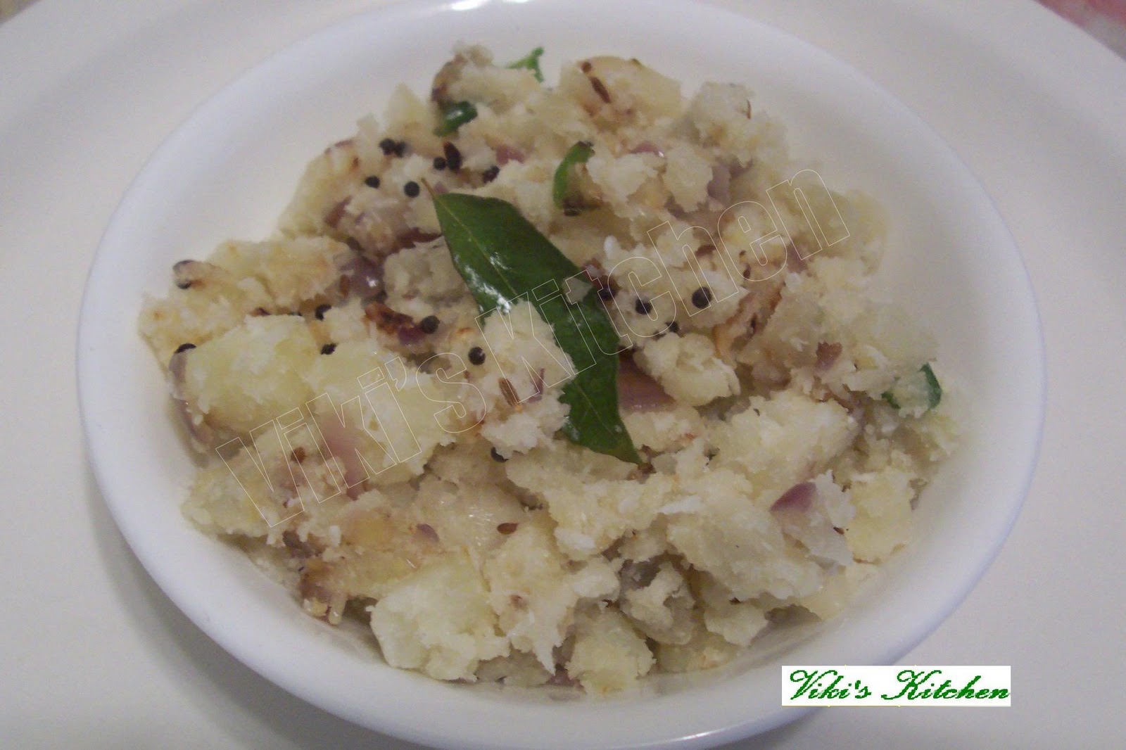 Viki 's Kitchen: Urulai kilangu Podimass