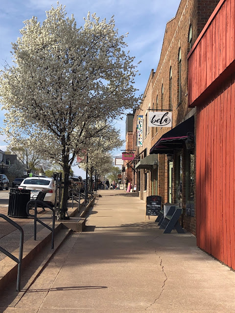 A Little Time and a Keyboard: A Day in LeClaire, Iowa Reveling in ...