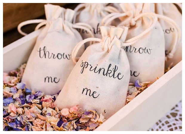 Six Clever Confetti Containers for Your Wedding