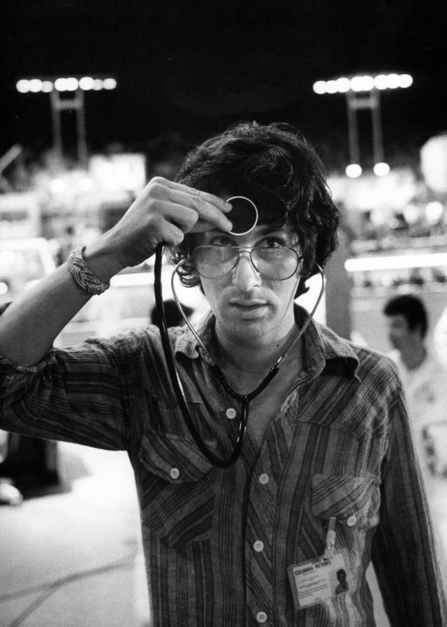 20 Amazing Photographs of Steven Spielberg When He Was Young in the ...