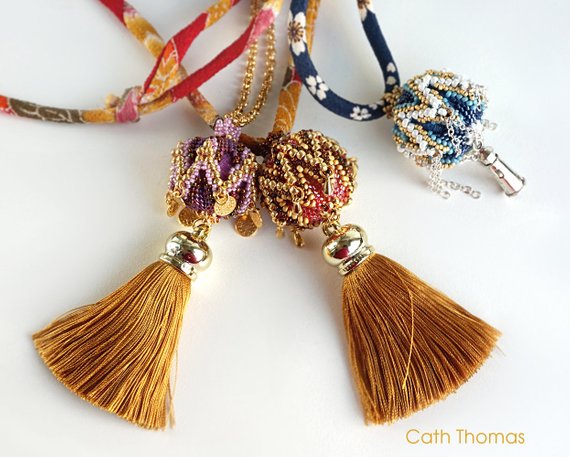 Modern Beading Patterns and Tutorials by SamohtaC / The Beading Gem