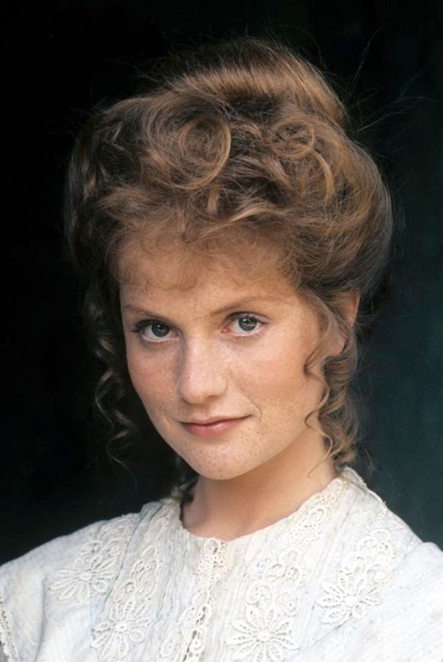 32 Beautiful Photos Of Young Isabelle Huppert In The 1970s And Early 1980s ~ Vintage Everyday