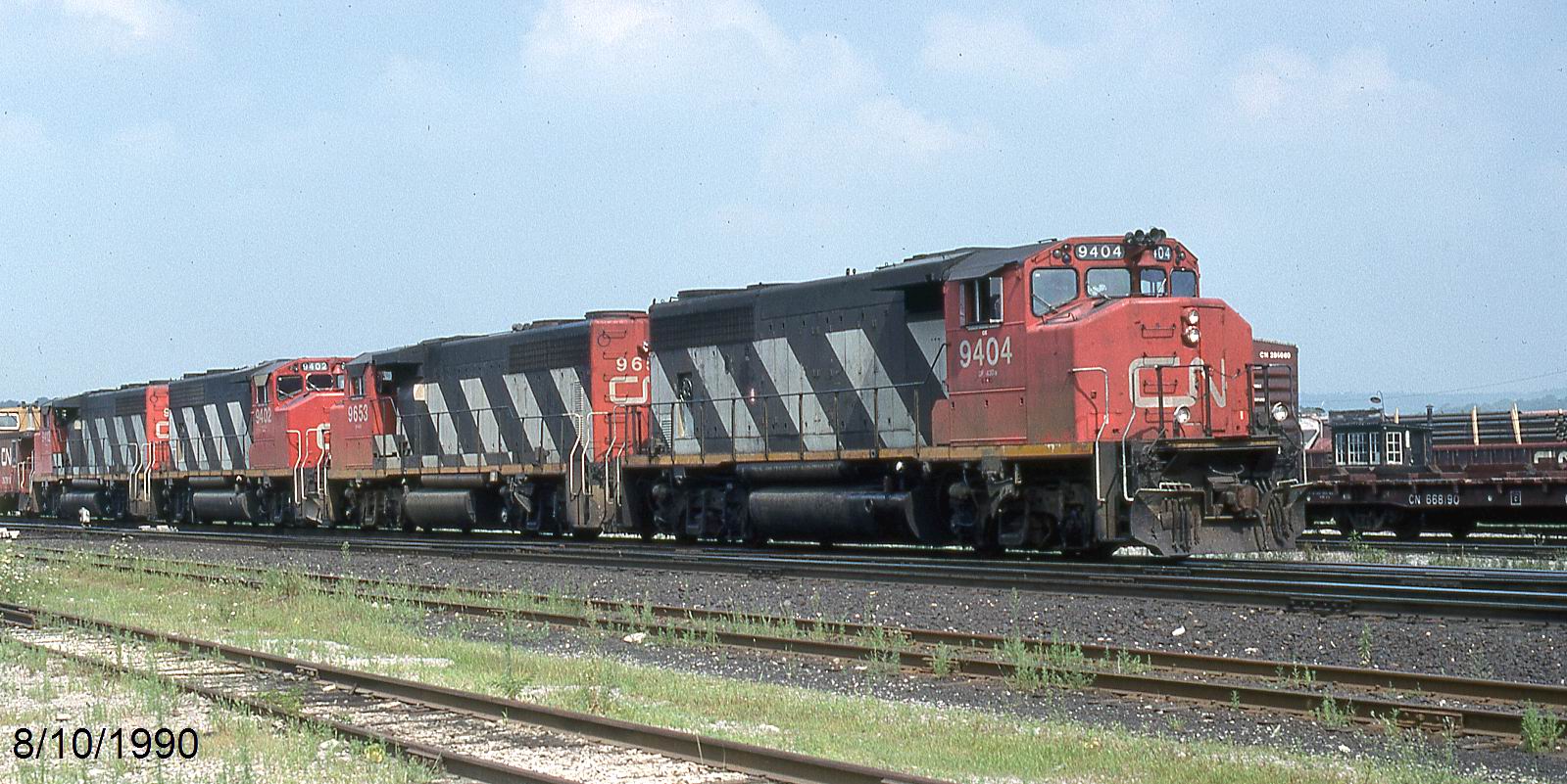 Rymal Station in HO Scale: CN Stuart Street Yard - GMD GP40-2L(W)/GP40-2(W)