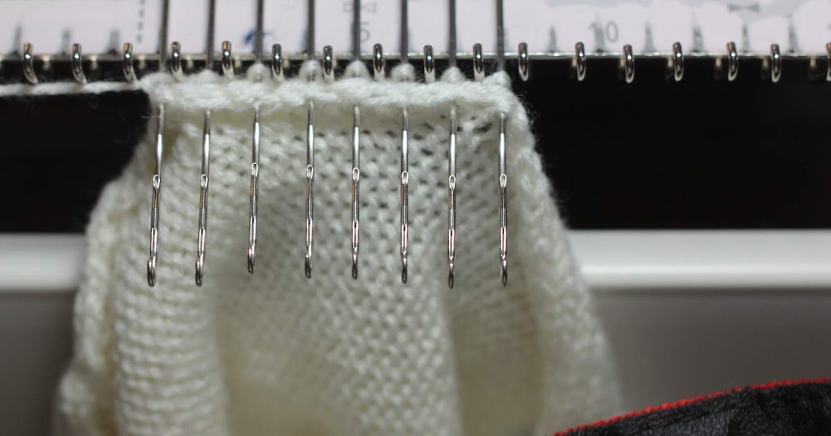 TOM MACHINE KNITTING GUY: Tree Skirt Trim