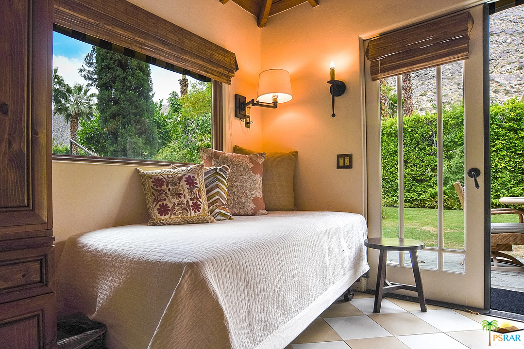 Sweet House Dreams: Rose Cottage, 1937 Cottage in Palm Springs, California