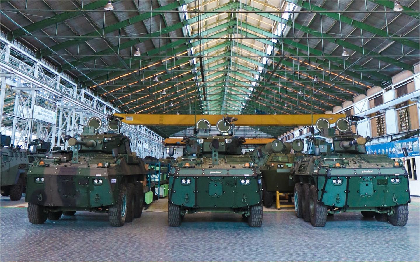 DEFENSE STUDIES: Sebagian Panser Badak Telah Diselesaikan Pindad