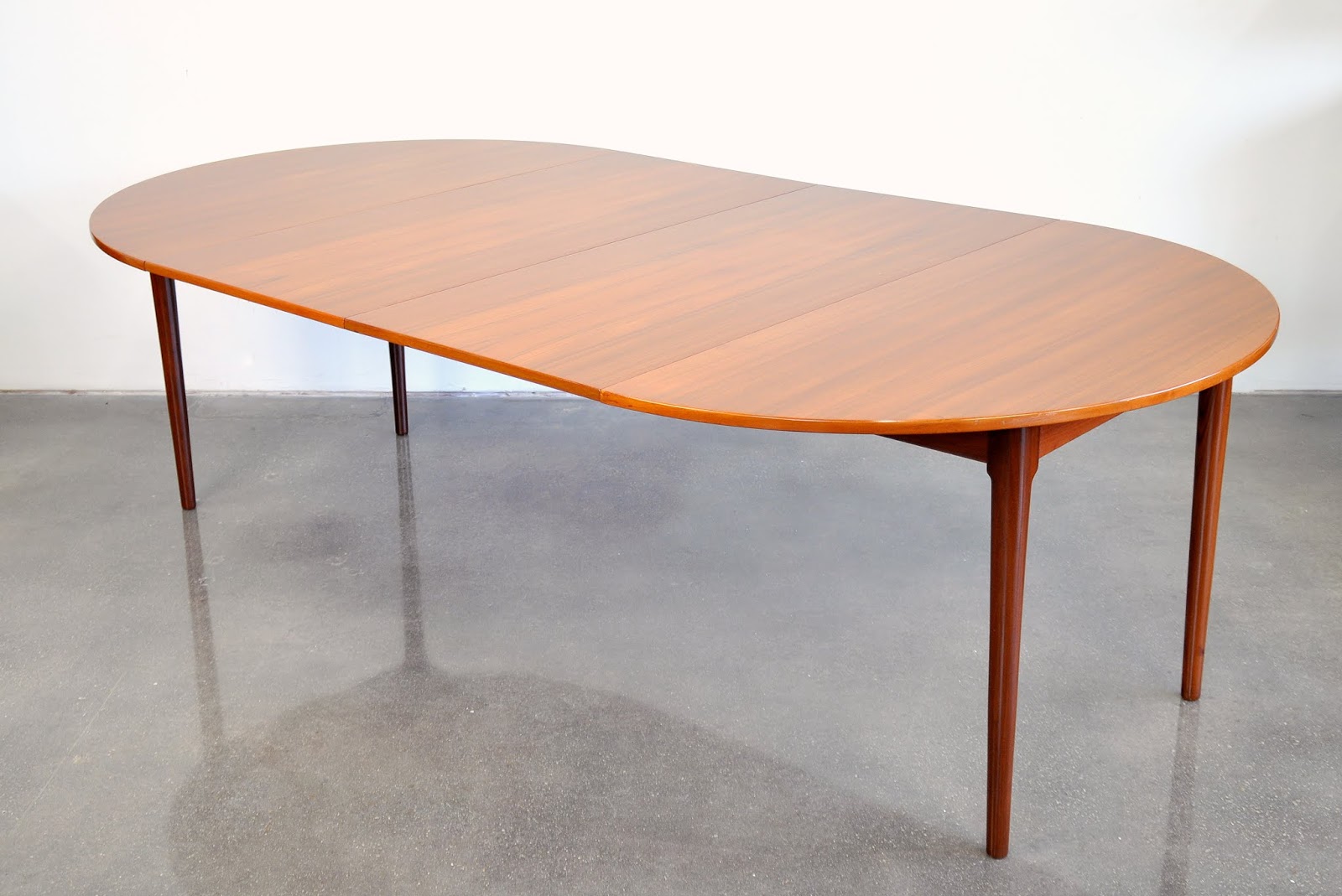 SELECT MODERN: Falster Teak Expandable Dining Table