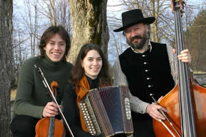 HiSTéRiCaS GrabacioneS: Volk Folk, música tradicional de familia ...