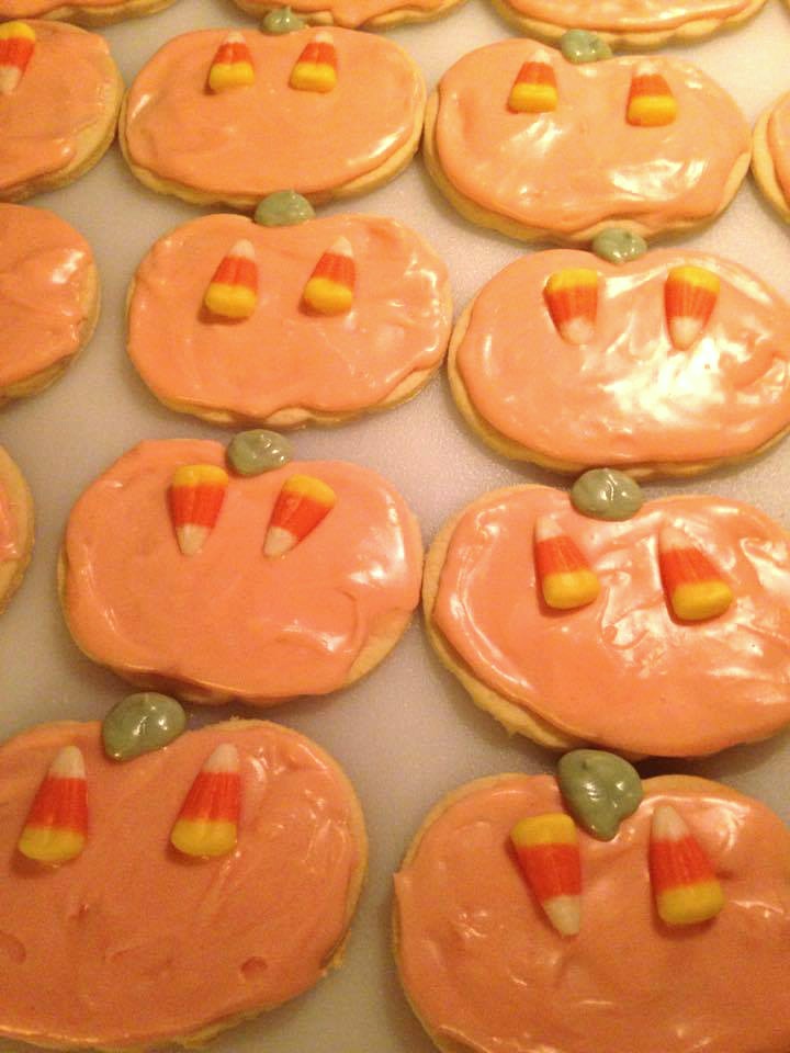 Classical Homemaking: Pumpkin-Shaped Sugar Cookies for Sweeties