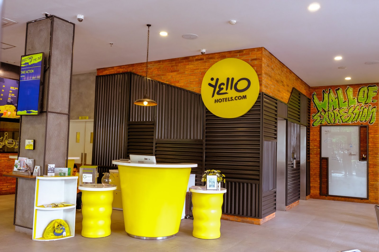Yello Hotel Manggarai : Si Kuning dan Trendy yang Bikin Semangat ...
