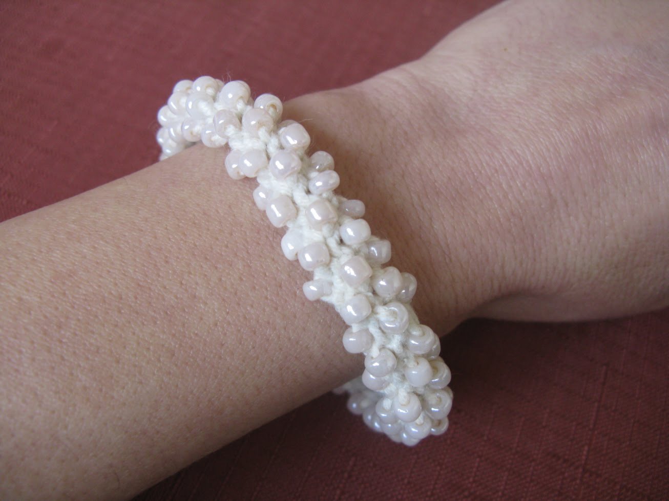 Carmela Biscuit's Spot: Beaded Knitted Bracelet