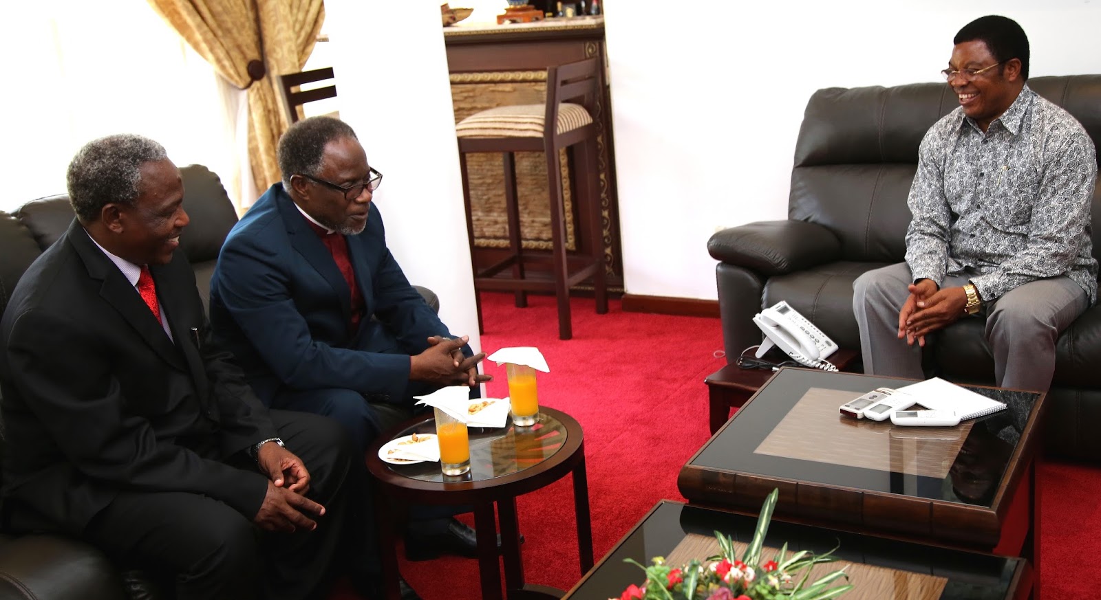 Rweyunga Blog: MAJALIWA APOKEA MSAADA WA MAAFA YA TETEMEKO LA ARDHI KAGERA