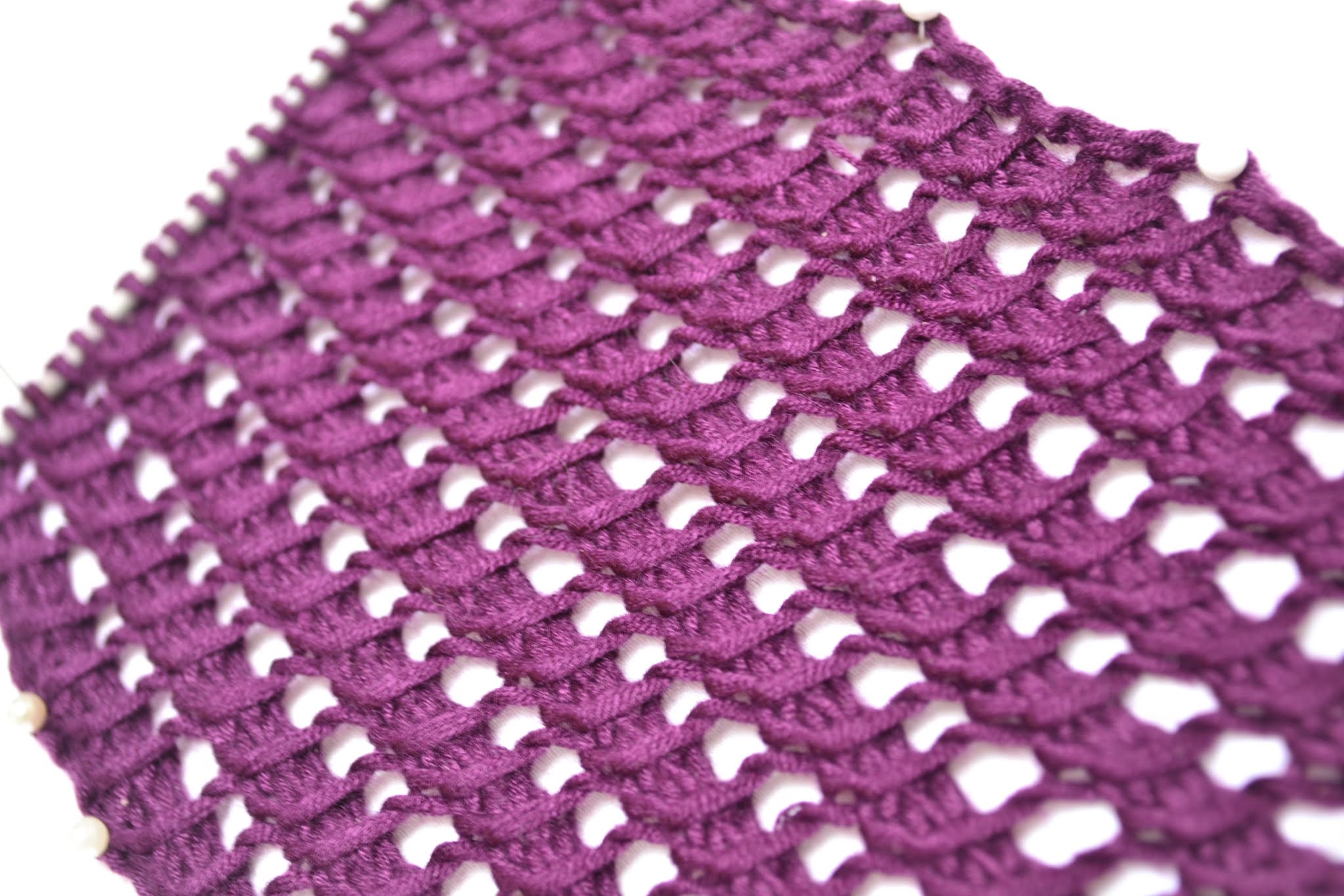 Knitting Novice: The Weekly Swatch: Wrapped Openwork Lace Columns (Knit ...