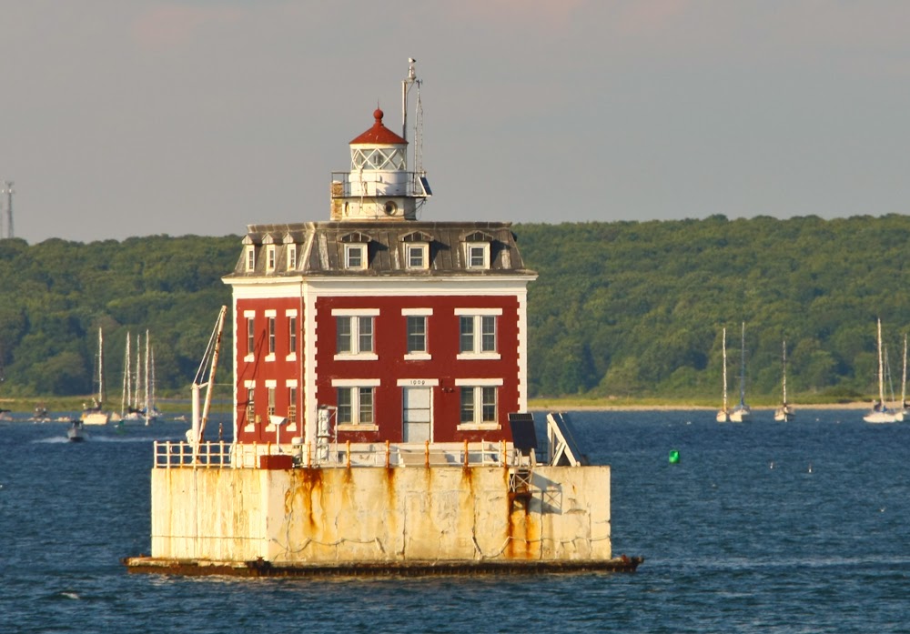 THE D LINE: New London Ledge Lighthouse