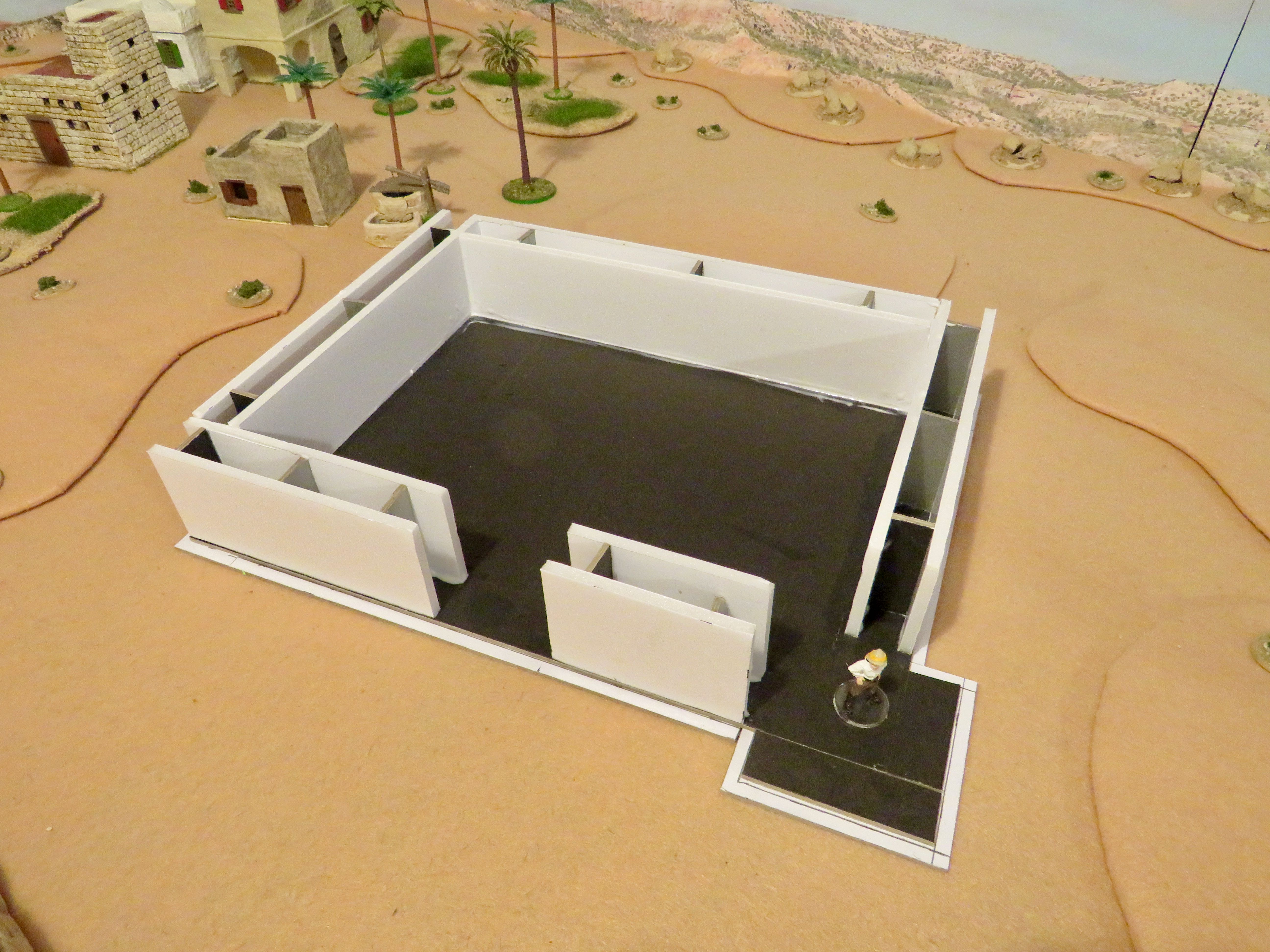 Carry On Chaps: Desert Fort .... The Build....