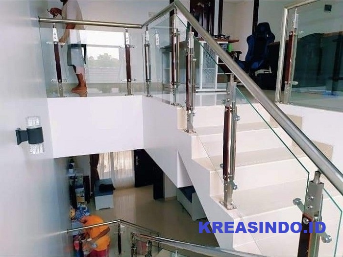Ini Dia 10 Lebih Model Railing Kaca Kombinasi Stainless yang Bisa Buat ...