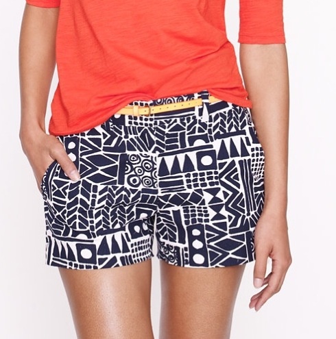 10 Tips for Wearing Printed or Patterned Shorts - Modern Wife Life