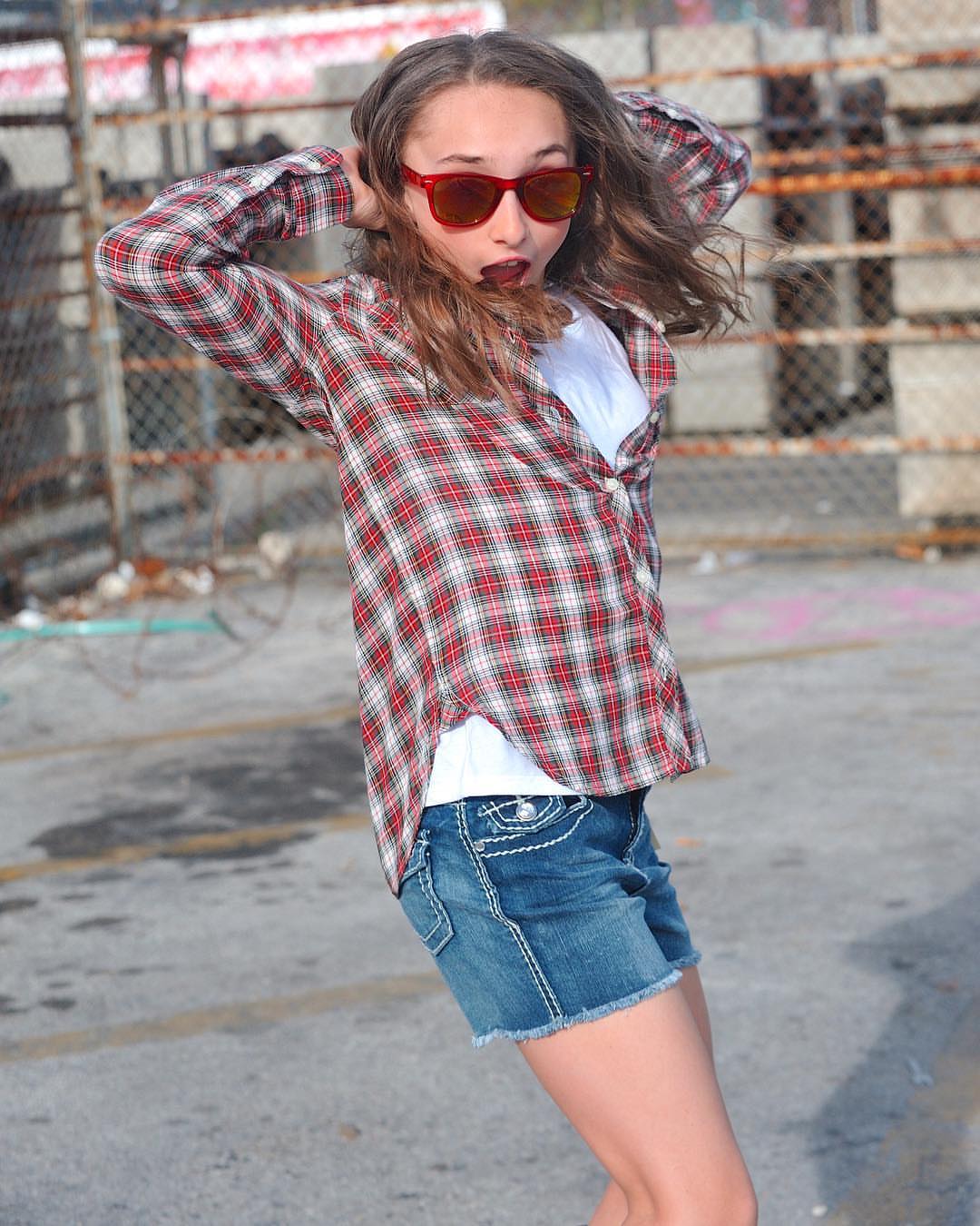 Mckenzi Brooke Tik Tok Wallpaper Images Pic Hd Photo Image Hd Image Download