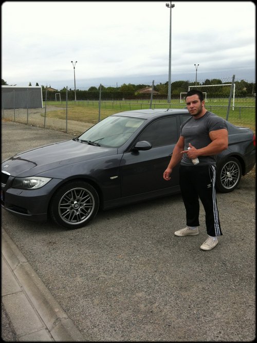 LA PERFECTION FAITE HOMME: LORENZO BECKER 01