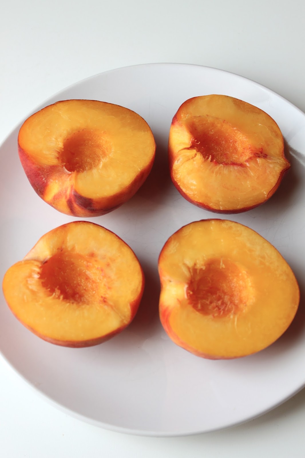 Grilled Peaches with Greek Yogurt, Honey and Walnuts #SummerDesserts ...