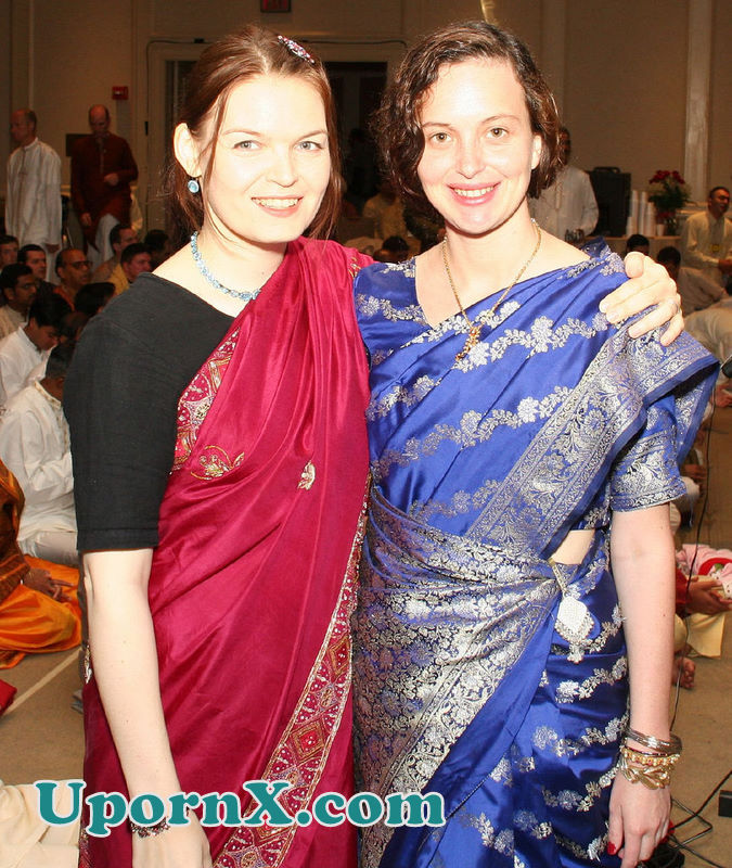 Sexy Aunties Hottest Smiling Stills Unlimited Aunties