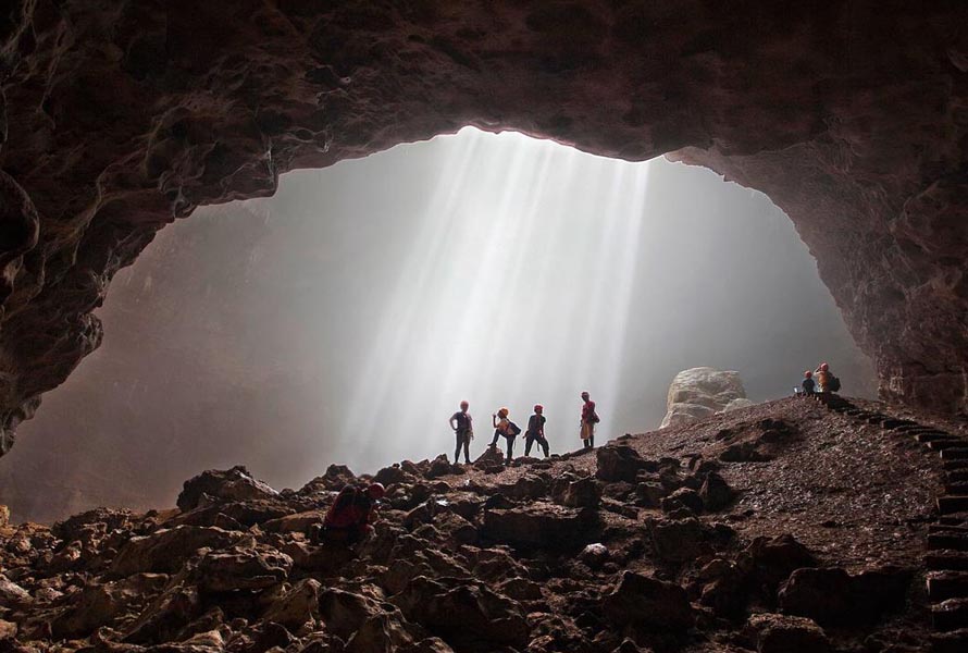 Goa Jomblang Gunung Kidul, Indahnya Cahaya Surga di Goa Bawah Tanah ...