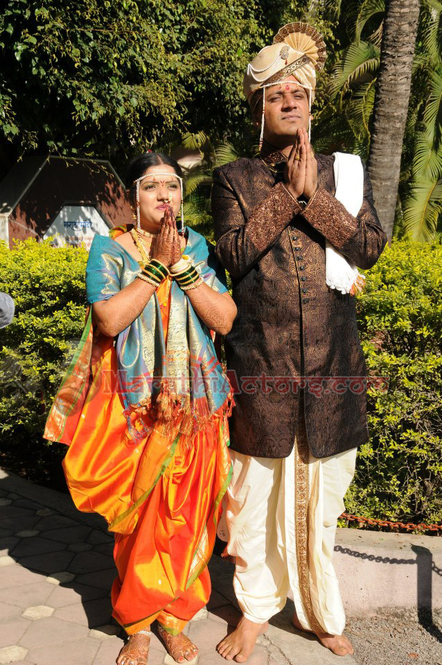 Akshata kulkarni and Vikram gaikwad wedding photos ~ Marathi Show