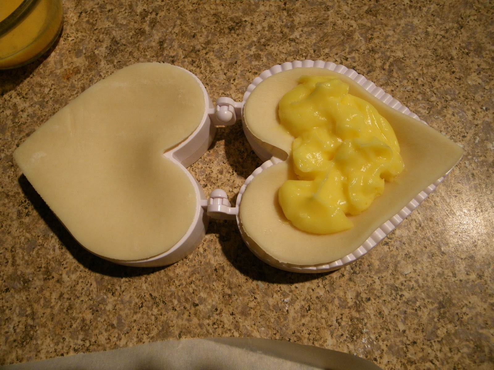 SWEETS FOR THE SWEET : Sweetheart lemon pocket pies