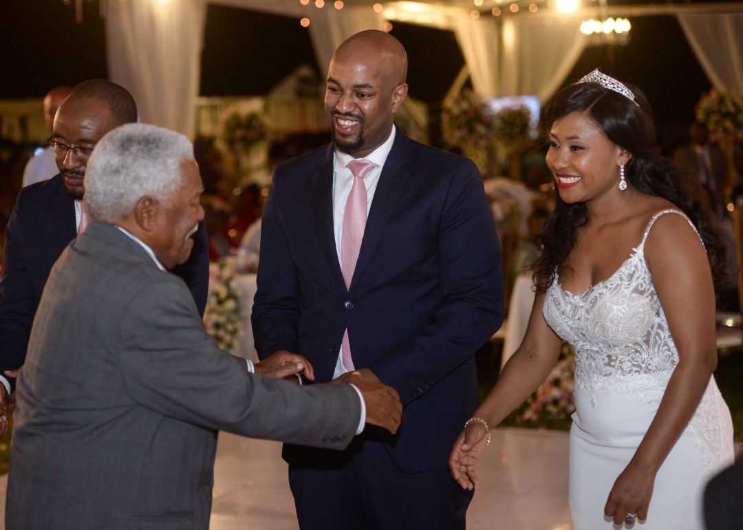 Robert Lowassa na Stephanie Kaaya walivyomeremeta jijini Arusha, Watu ...