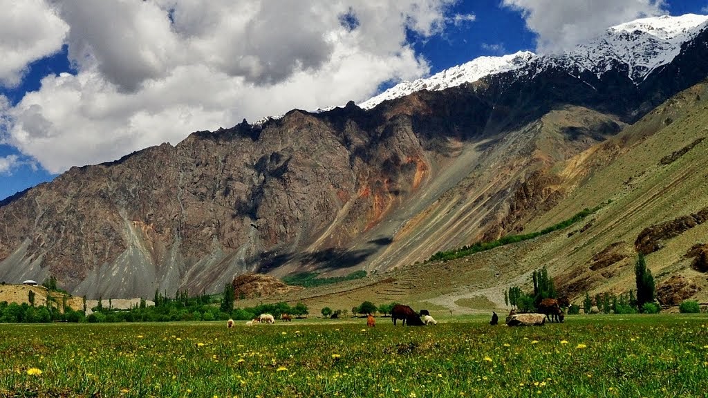 ExploreEPakistan: Grandeur, Phander valley Pakistan