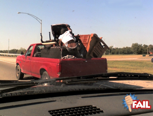 27 Hilarious Moving Day Fails