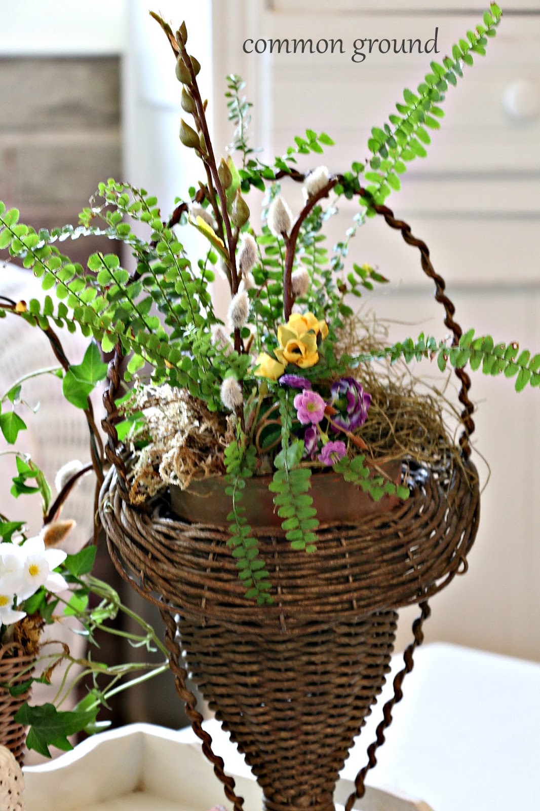 common ground : Vintage Mini Spring Baskets