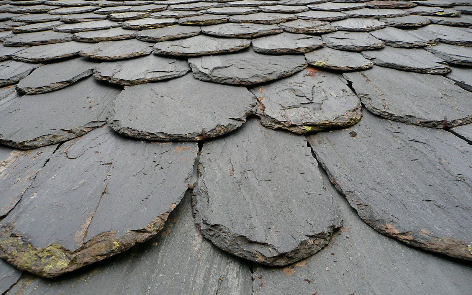 Living the life in Saint-Aignan: Dans le Cantal, la lauze règne sur les ...