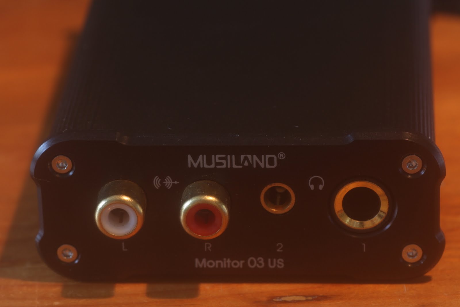 マルチチャネルDAC製作記: USB-DAC/DDC MUSILAND Monitor 03 US到着