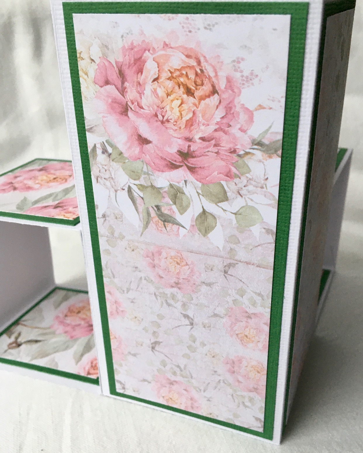 Triple Cube Card with Michelle - Couture Creations