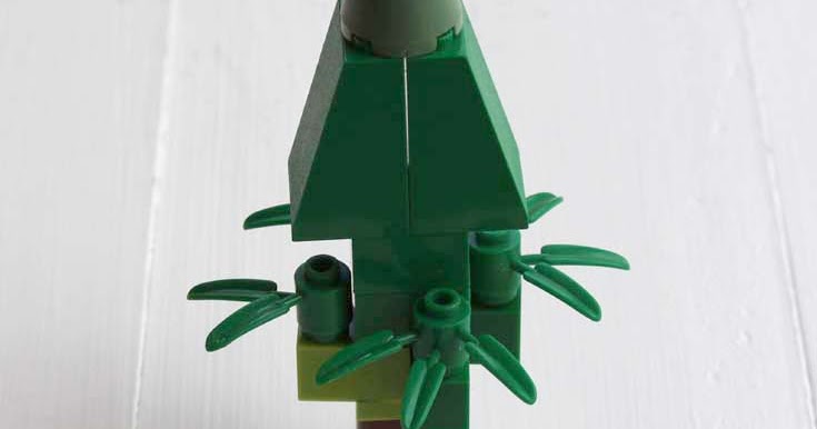 Lego Christmas Tree Table Topper DIY