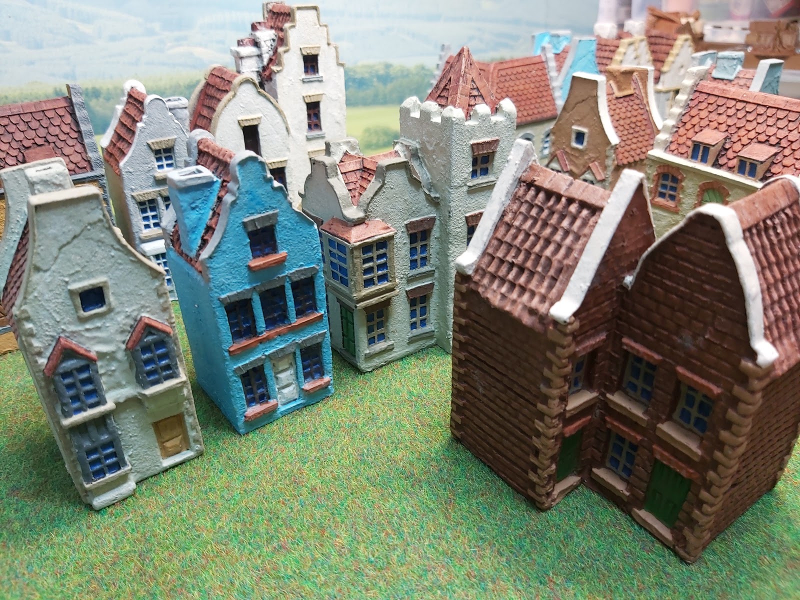 Don't Throw a 1: 15mm Hovels - European Buildings