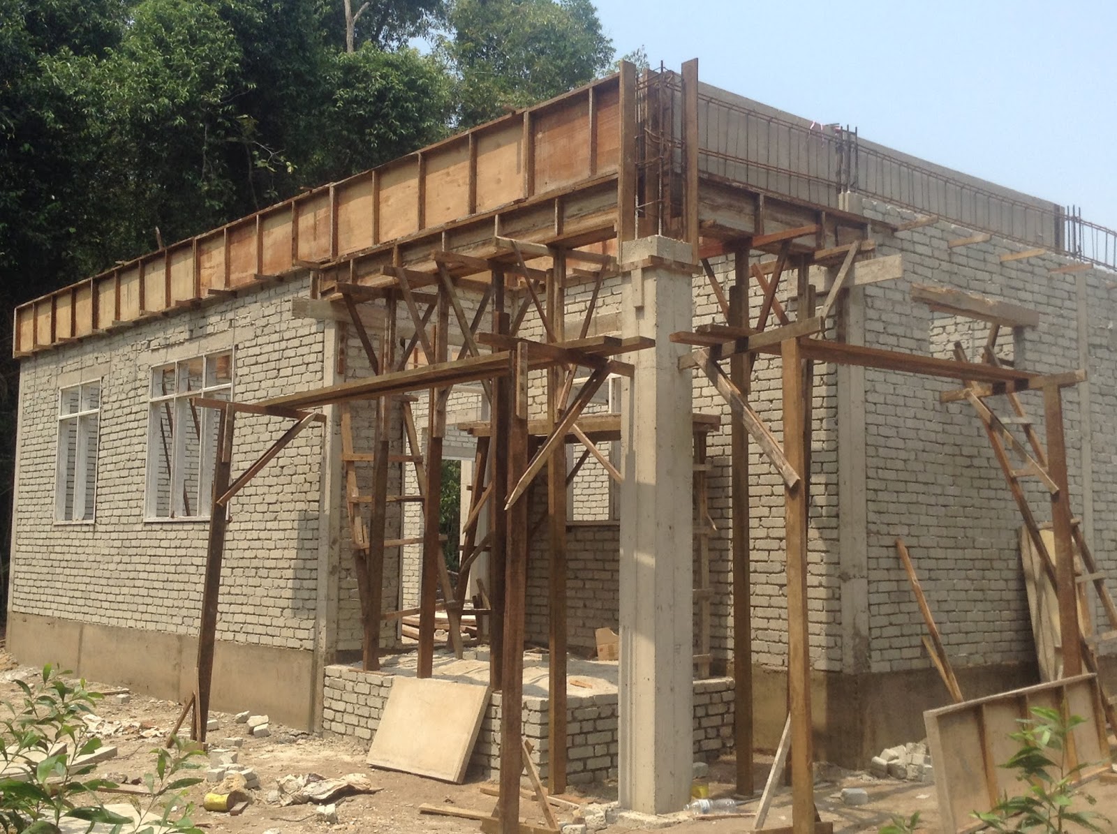 Kerja-Kerja Membina Beam Atas (Roof Beam) ~ Membina Rumah Impian