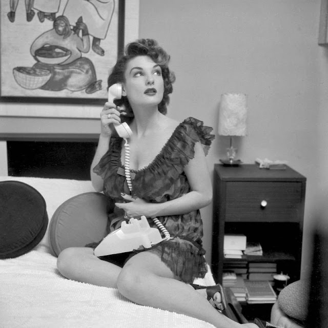 35 Glamorous Photos of Allison Hayes in the 1950s ~ Vintage Everyday