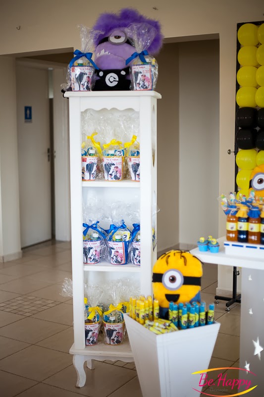 Be.Happy Decorações: Minions para Lara e Felipe