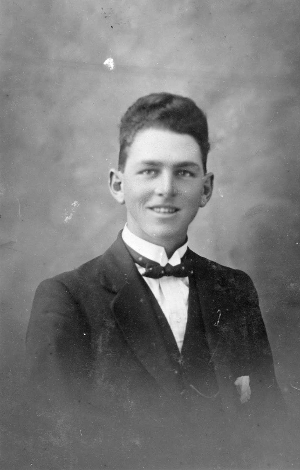 Underneath The Flight Path: communing cousins