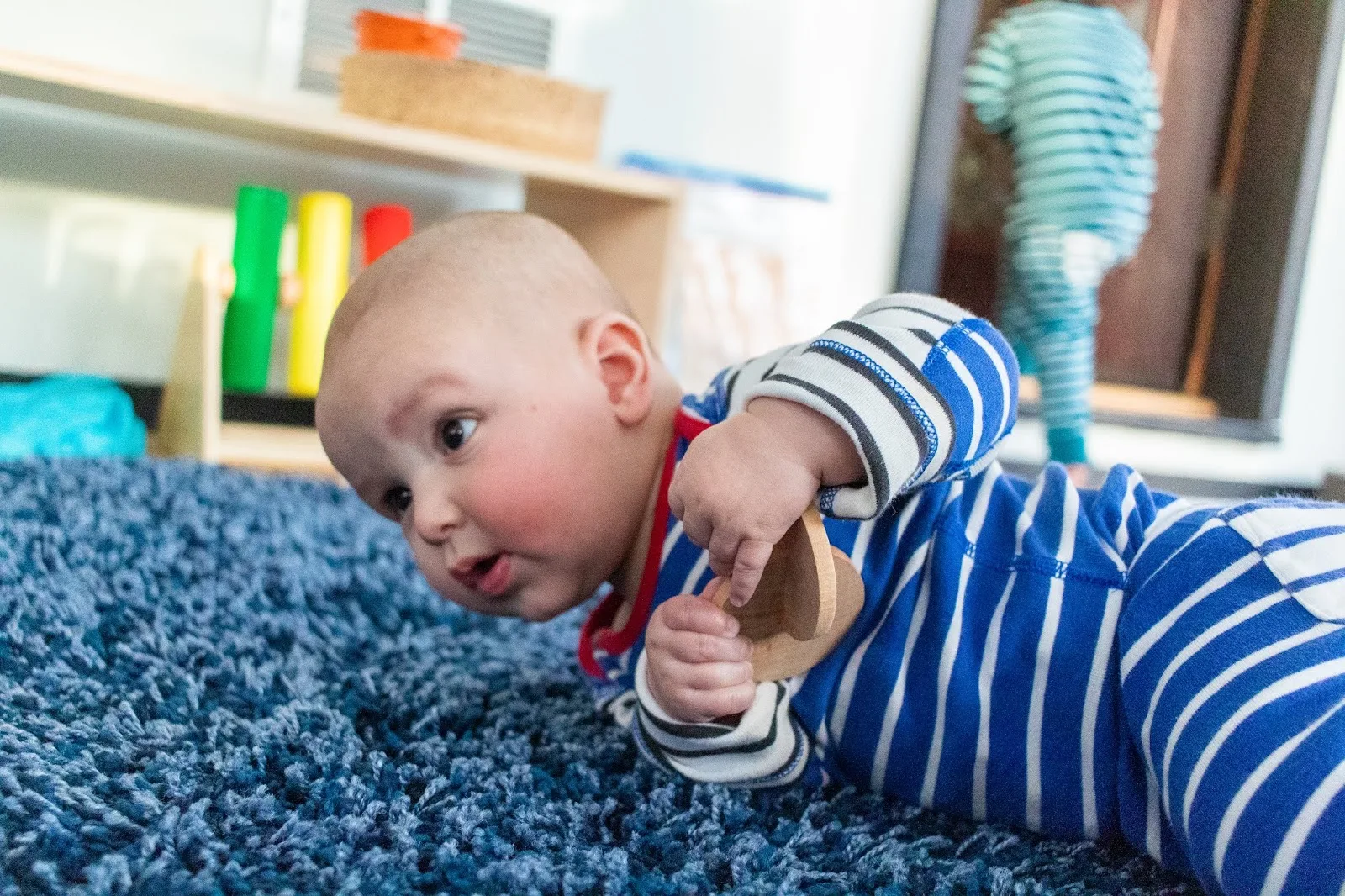 Hand to Hand Transfers - Montessori Baby Week 20