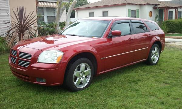 2006 Dodge Magnum AWD Wagon - 4x4 Cars