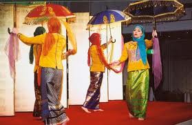 Culture of the Philippines: Kini Kini Dance